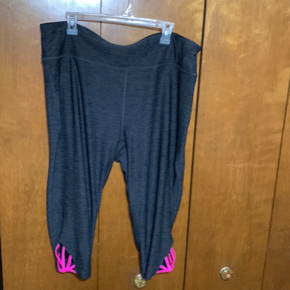 VOGO Athletica | Pants & Jumpsuits | Vogo Athletica Workout Capri Pants ...